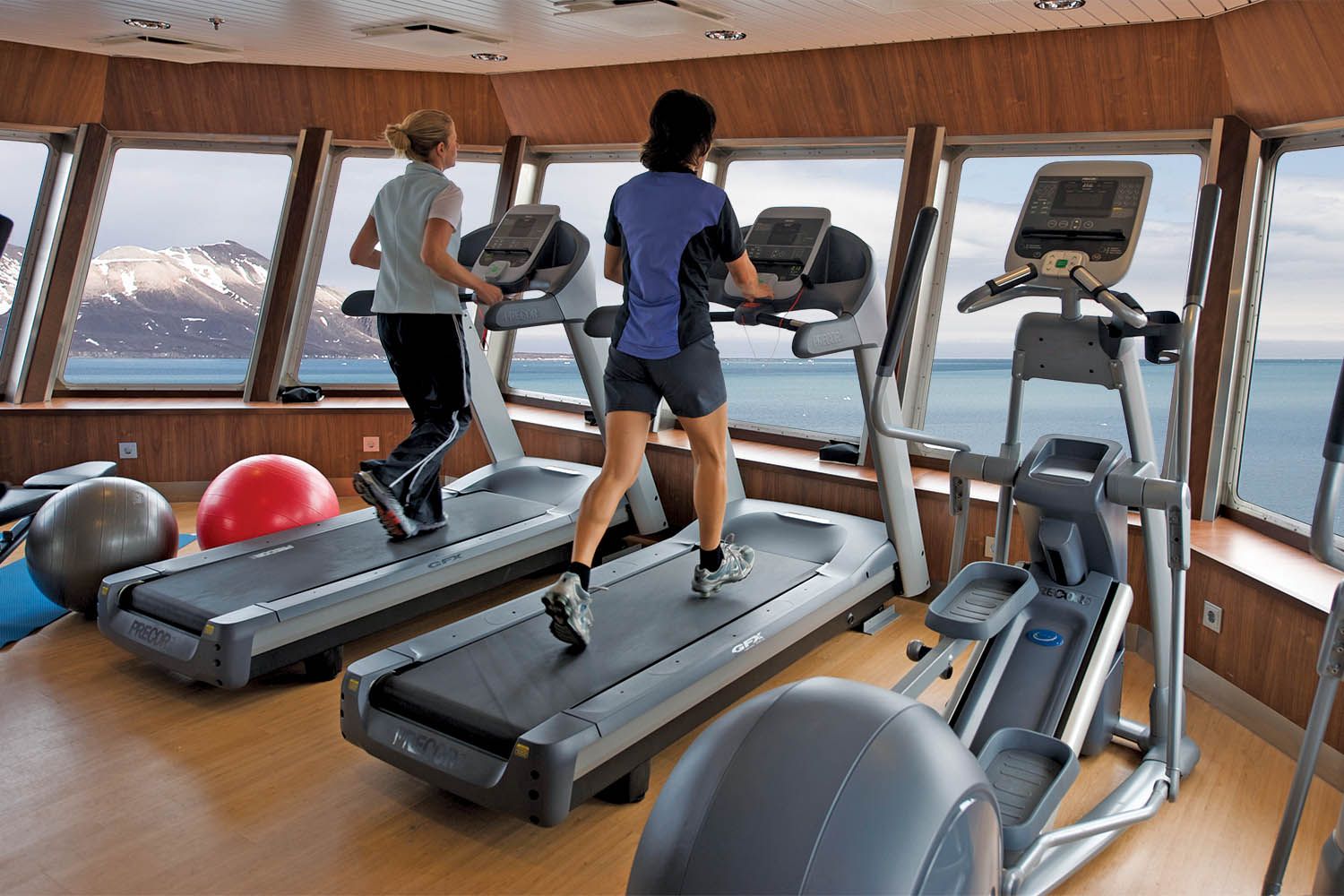 Fly to Antarctica | UVA Engagement